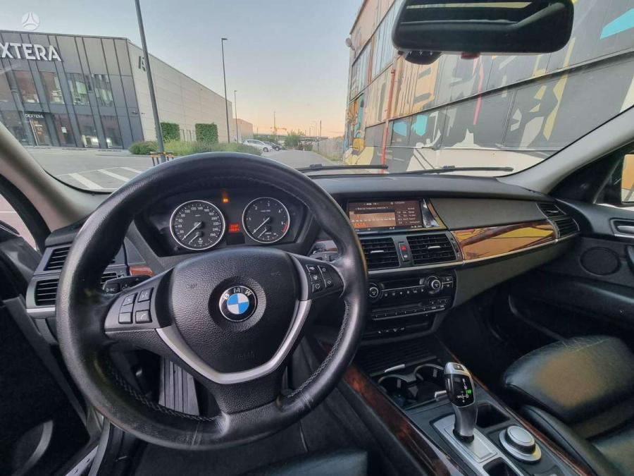 Pelēks BMW X5 2009 Viļņa, ar dzinēja tilpumu 2.99 L un nobraukumu 355 tūkst. km par 6399 €, foto 19 vietnē AUTOMOTO.COM.LV