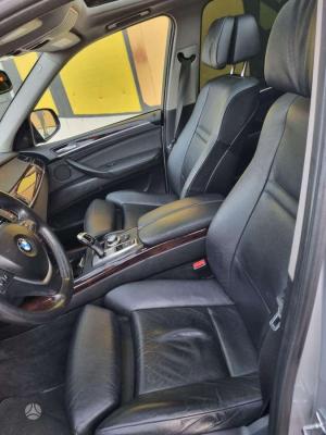 Pelēks BMW X5 2009 Viļņa, ar dzinēja tilpumu 2.99 L un nobraukumu 355 tūkst. km par 6399 €, foto 22 vietnē AUTOMOTO.COM.LV