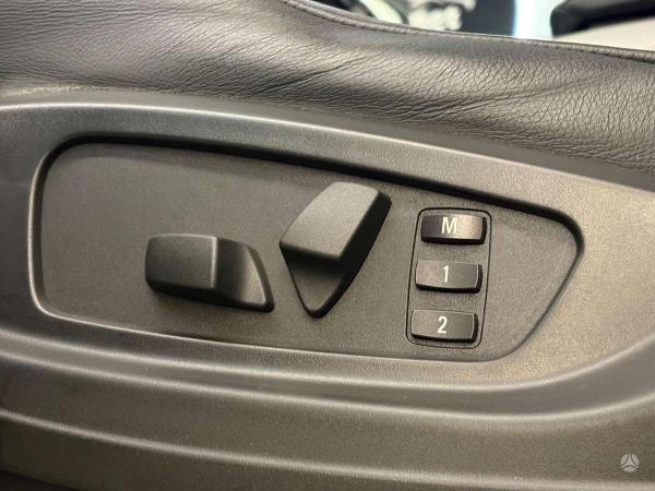 Pelēks BMW X5 2009 Marijampole, ar dzinēja tilpumu 2.99 L un nobraukumu 222 tūkst. km par 9350 €, foto 3 vietnē AUTOMOTO.COM.LV