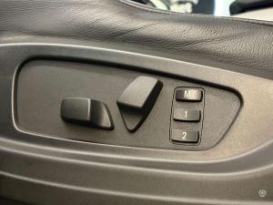 Grey BMW X5 2009 in Marijampole, with an engine capacity of 2.99 L and mileage of 222 thousand km for 9350 €, photo 4 on AUTOMOTO.COM.LV