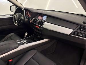 Grey BMW X5 2009 in Marijampole, with an engine capacity of 2.99 L and mileage of 222 thousand km for 9350 €, photo 5 on AUTOMOTO.COM.LV