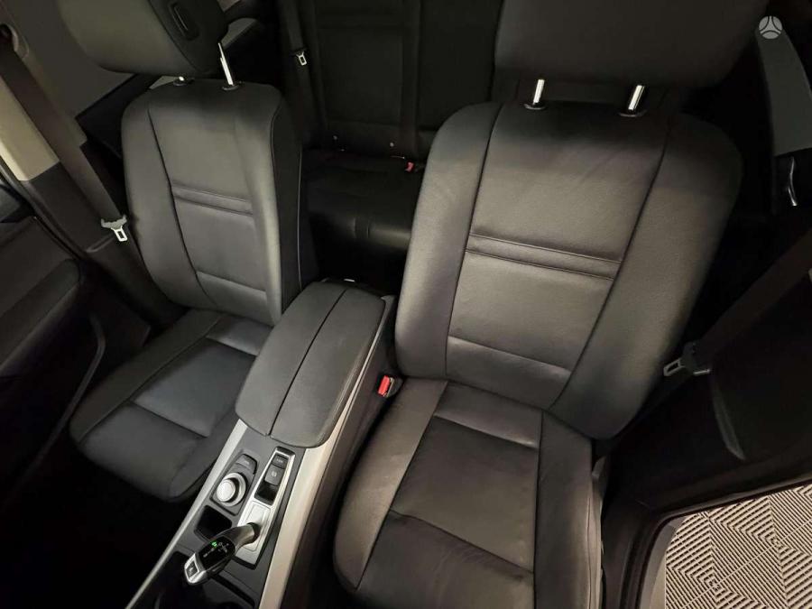 Grey BMW X5 2009 in Marijampole, with an engine capacity of 2.99 L and mileage of 222 thousand km for 9350 €, photo 9 on AUTOMOTO.COM.LV