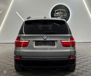 Grey BMW X5 2009 in Marijampole, with an engine capacity of 2.99 L and mileage of 222 thousand km for 9350 €, photo 16 on AUTOMOTO.COM.LV