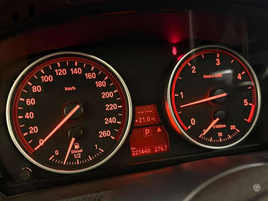Grey BMW X5 2009 in Marijampole, with an engine capacity of 2.99 L and mileage of 222 thousand km for 9350 €, photo 25 on AUTOMOTO.COM.LV