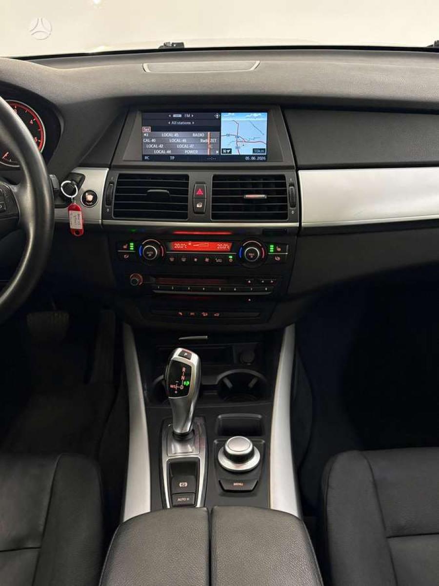 Grey BMW X5 2009 in Marijampole, with an engine capacity of 2.99 L and mileage of 222 thousand km for 9350 €, photo 27 on AUTOMOTO.COM.LV