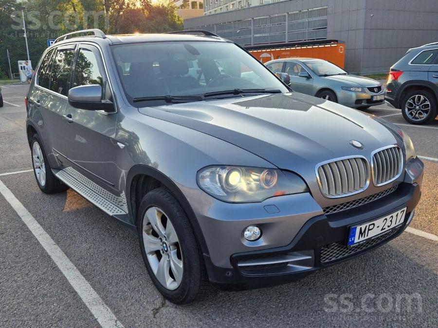 Pelēks BMW X5 2009 Rīga, ar dzinēja tilpumu 3.00 L un nobraukumu 297 tūkst. km par 8750 €, foto 1 vietnē AUTOMOTO.COM.LV