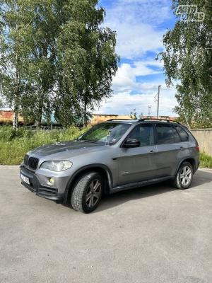 Pelēks BMW X5 2009 Šauļi, ar dzinēja tilpumu 3.00 L un nobraukumu 191 tūkst. km par 5500 €, foto  vietnē AUTOMOTO.COM.LV