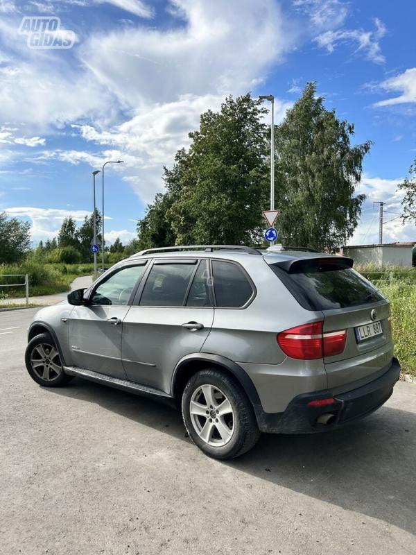 Grey BMW X5 2009 in Siauliai, with an engine capacity of 3.00 L and mileage of 191 thousand km for 5500 €, photo 2 on AUTOMOTO.COM.LV