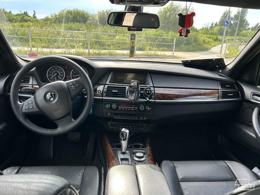 Серый БМВ Х5 2009 в Шяуляй, объемом двигателя 3.00 л и пробегом 191 тыс. км за 5500 €, фото 8 на AUTOMOTO.COM.LV
