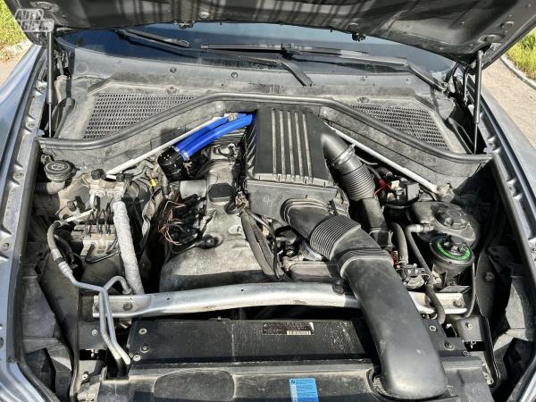 Grey BMW X5 2009 in Siauliai, with an engine capacity of 3.00 L and mileage of 191 thousand km for 5500 €, photo 8 on AUTOMOTO.COM.LV