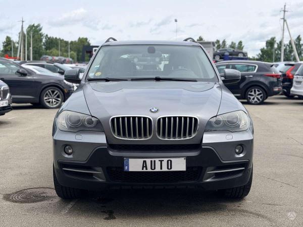 Grey BMW X5 2009 in Taurage, with an engine capacity of 2.99 L and mileage of 200 thousand km for 5499 €, photo 2 on AUTOMOTO.COM.LV