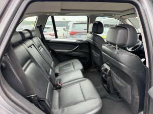 Pelēks BMW X5 2009 Tauragė, ar dzinēja tilpumu 2.99 L un nobraukumu 200 tūkst. km par 5499 €, foto 26 vietnē AUTOMOTO.COM.LV