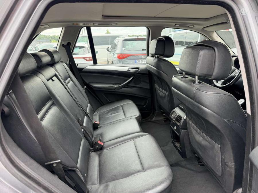 Pelēks BMW X5 2009 Tauragė, ar dzinēja tilpumu 2.99 L un nobraukumu 200 tūkst. km par 5499 €, foto 26 vietnē AUTOMOTO.COM.LV