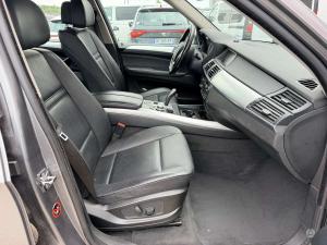 Pelēks BMW X5 2009 Tauragė, ar dzinēja tilpumu 2.99 L un nobraukumu 200 tūkst. km par 5499 €, foto 27 vietnē AUTOMOTO.COM.LV