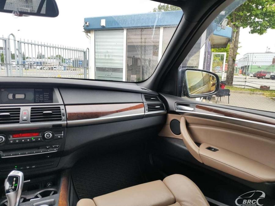 Grey BMW X5 2009 in Klaipeda, with an engine capacity of 2.99 L and mileage of 390 thousand km for 7200 €, photo 7 on AUTOMOTO.COM.LV
