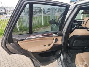 Grey BMW X5 2009 in Klaipeda, with an engine capacity of 2.99 L and mileage of 390 thousand km for 7200 €, photo 16 on AUTOMOTO.COM.LV
