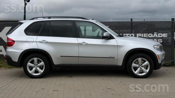 Pelēks BMW X5 2009 Liepāja, ar dzinēja tilpumu 3.00 L un nobraukumu 393 tūkst. km par 7500 €, foto 3 vietnē AUTOMOTO.COM.LV