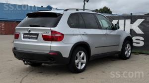 Pelēks BMW X5 2009 Liepāja, ar dzinēja tilpumu 3.00 L un nobraukumu 393 tūkst. km par 7500 €, foto 5 vietnē AUTOMOTO.COM.LV