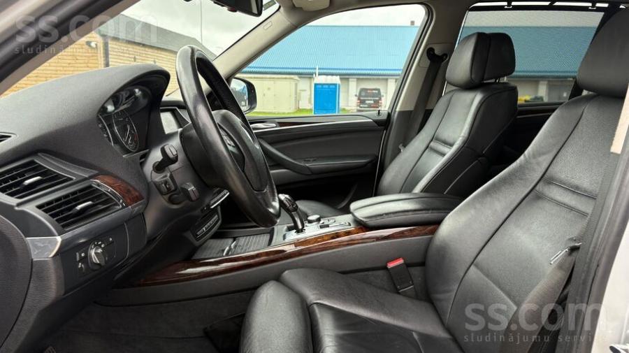 Pelēks BMW X5 2009 Liepāja, ar dzinēja tilpumu 3.00 L un nobraukumu 393 tūkst. km par 7500 €, foto 10 vietnē AUTOMOTO.COM.LV