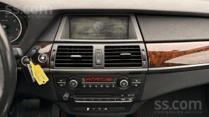 Pelēks BMW X5 2009 Liepāja, ar dzinēja tilpumu 3.00 L un nobraukumu 393 tūkst. km par 7500 €, foto 15 vietnē AUTOMOTO.COM.LV
