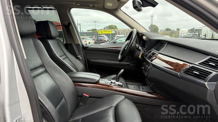 Pelēks BMW X5 2009 Liepāja, ar dzinēja tilpumu 3.00 L un nobraukumu 393 tūkst. km par 7500 €, foto 20 vietnē AUTOMOTO.COM.LV