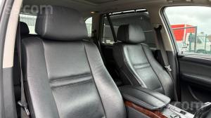 Pelēks BMW X5 2009 Liepāja, ar dzinēja tilpumu 3.00 L un nobraukumu 393 tūkst. km par 7500 €, foto 21 vietnē AUTOMOTO.COM.LV