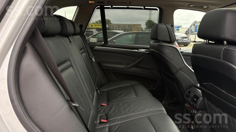 Pelēks BMW X5 2009 Liepāja, ar dzinēja tilpumu 3.00 L un nobraukumu 393 tūkst. km par 7500 €, foto 28 vietnē AUTOMOTO.COM.LV