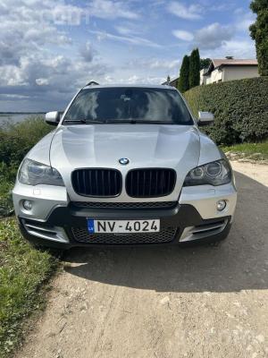 Pelēks BMW X5 2009 Rīga, ar dzinēja tilpumu 3.00 L un nobraukumu 300 tūkst. km par 10850 €, foto 4 vietnē AUTOMOTO.COM.LV