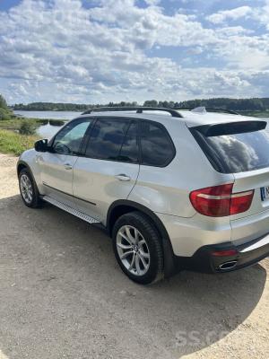 Pelēks BMW X5 2009 Rīga, ar dzinēja tilpumu 3.00 L un nobraukumu 300 tūkst. km par 10850 €, foto 5 vietnē AUTOMOTO.COM.LV
