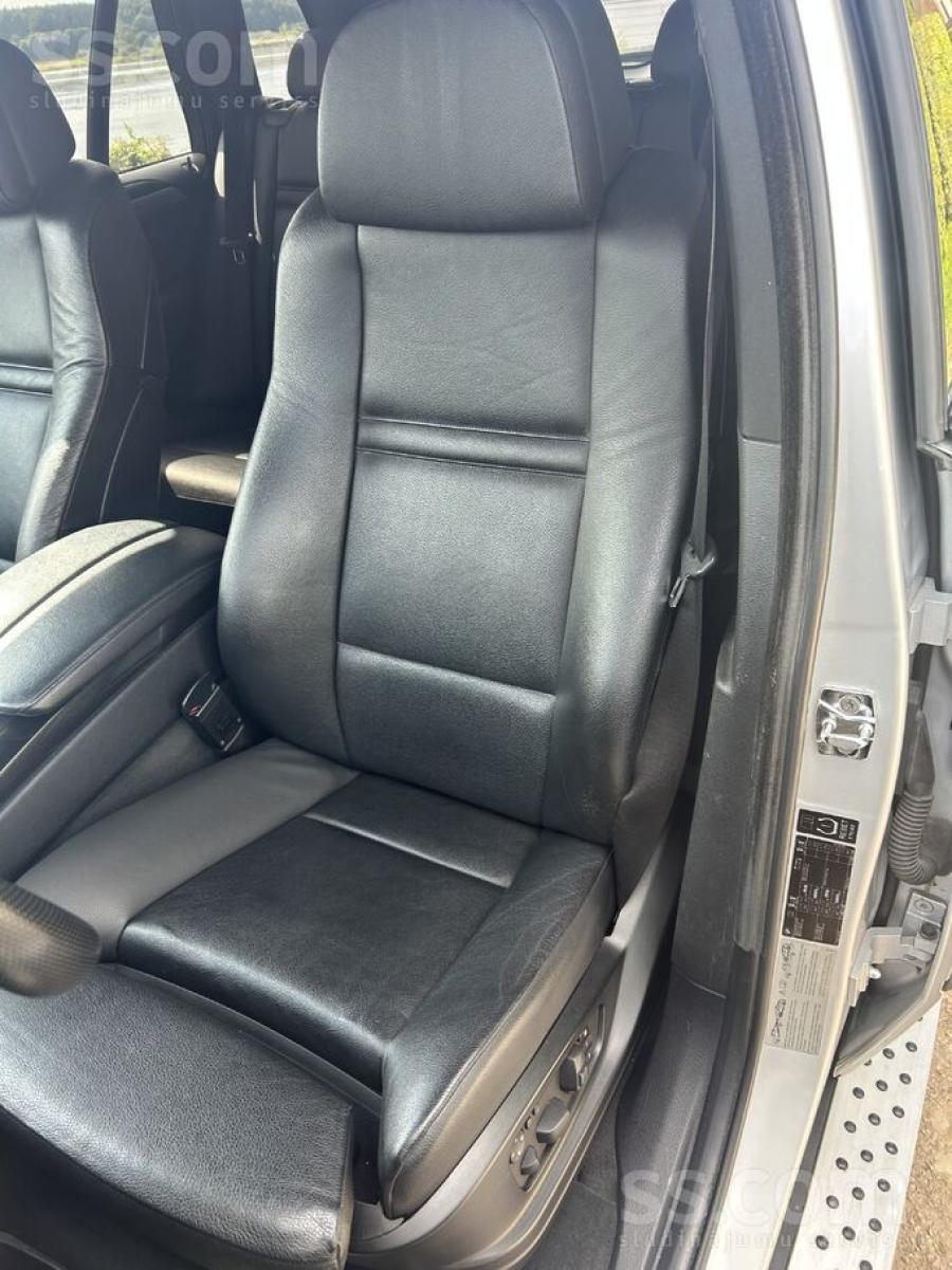 Pelēks BMW X5 2009 Rīga, ar dzinēja tilpumu 3.00 L un nobraukumu 300 tūkst. km par 10850 €, foto 9 vietnē AUTOMOTO.COM.LV