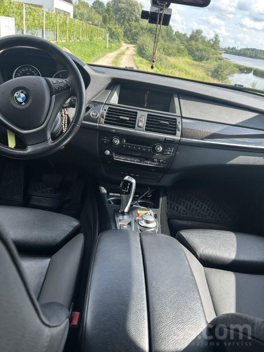 Pelēks BMW X5 2009 Rīga, ar dzinēja tilpumu 3.00 L un nobraukumu 300 tūkst. km par 10850 €, foto 15 vietnē AUTOMOTO.COM.LV