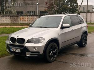 Серый БМВ Х5 2009 в Рига, объемом двигателя 3.00 л и пробегом 318 тыс. км за 7900 €, фото 4 на AUTOMOTO.COM.LV