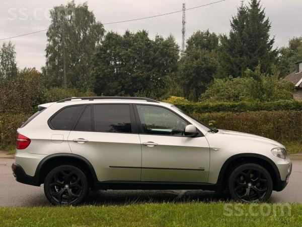 Pelēks BMW X5 2009 Rīga, ar dzinēja tilpumu 3.00 L un nobraukumu 318 tūkst. km par 7900 €, foto 5 vietnē AUTOMOTO.COM.LV