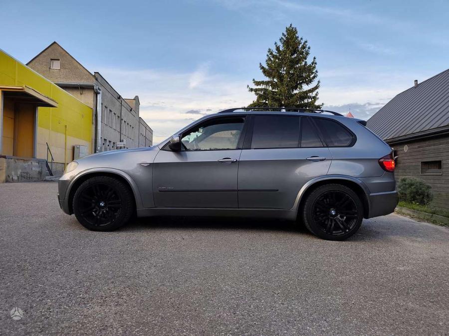 Pelēks BMW X5 2009 Kauņa, ar dzinēja tilpumu 2.99 L un nobraukumu 433 tūkst. km par 6000 €, foto 3 vietnē AUTOMOTO.COM.LV