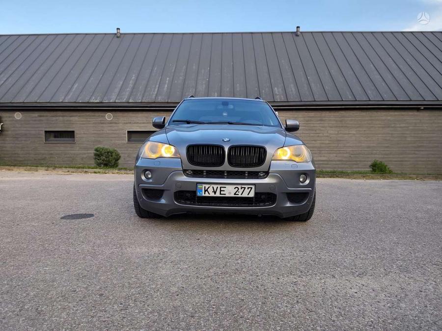 Pelēks BMW X5 2009 Kauņa, ar dzinēja tilpumu 2.99 L un nobraukumu 433 tūkst. km par 6000 €, foto 5 vietnē AUTOMOTO.COM.LV