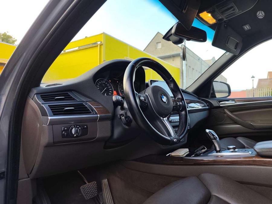 Pelēks BMW X5 2009 Kauņa, ar dzinēja tilpumu 2.99 L un nobraukumu 433 tūkst. km par 6000 €, foto 9 vietnē AUTOMOTO.COM.LV