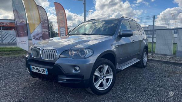 Grey BMW X5 2009 in Marijampole, with an engine capacity of 2.99 L and mileage of 222 thousand km for 8550 €, photo 1 on AUTOMOTO.COM.LV
