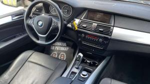 Grey BMW X5 2009 in Marijampole, with an engine capacity of 2.99 L and mileage of 222 thousand km for 8550 €, photo 5 on AUTOMOTO.COM.LV