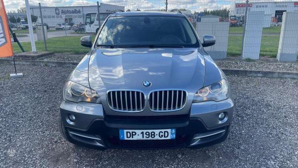 Grey BMW X5 2009 in Marijampole, with an engine capacity of 2.99 L and mileage of 222 thousand km for 8550 €, photo 6 on AUTOMOTO.COM.LV