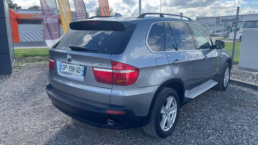 Grey BMW X5 2009 in Marijampole, with an engine capacity of 2.99 L and mileage of 222 thousand km for 8550 €, photo 11 on AUTOMOTO.COM.LV