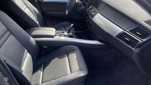 Grey BMW X5 2009 in Marijampole, with an engine capacity of 2.99 L and mileage of 222 thousand km for 8550 €, photo 12 on AUTOMOTO.COM.LV