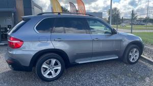 Grey BMW X5 2009 in Marijampole, with an engine capacity of 2.99 L and mileage of 222 thousand km for 8550 €, photo 13 on AUTOMOTO.COM.LV