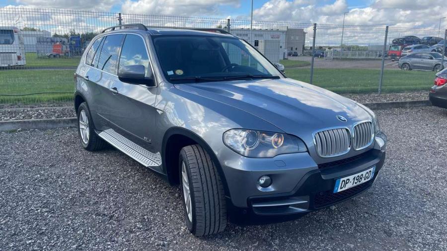 Grey BMW X5 2009 in Marijampole, with an engine capacity of 2.99 L and mileage of 222 thousand km for 8550 €, photo 14 on AUTOMOTO.COM.LV