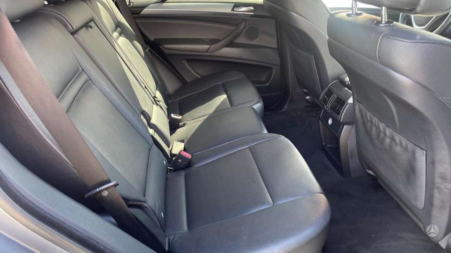 Grey BMW X5 2009 in Marijampole, with an engine capacity of 2.99 L and mileage of 222 thousand km for 8550 €, photo 20 on AUTOMOTO.COM.LV