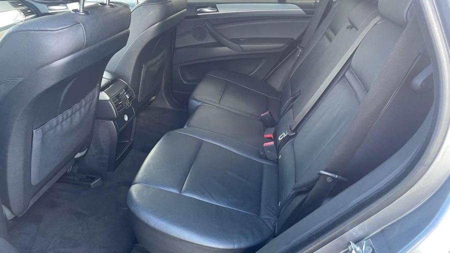 Grey BMW X5 2009 in Marijampole, with an engine capacity of 2.99 L and mileage of 222 thousand km for 8550 €, photo 21 on AUTOMOTO.COM.LV
