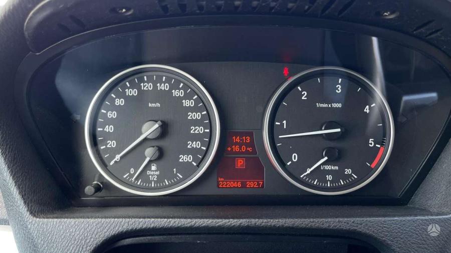 Grey BMW X5 2009 in Marijampole, with an engine capacity of 2.99 L and mileage of 222 thousand km for 8550 €, photo 30 on AUTOMOTO.COM.LV