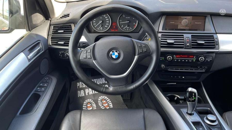 Grey BMW X5 2009 in Marijampole, with an engine capacity of 2.99 L and mileage of 222 thousand km for 8550 €, photo 33 on AUTOMOTO.COM.LV