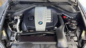 Grey BMW X5 2009 in Marijampole, with an engine capacity of 2.99 L and mileage of 222 thousand km for 8550 €, photo 37 on AUTOMOTO.COM.LV