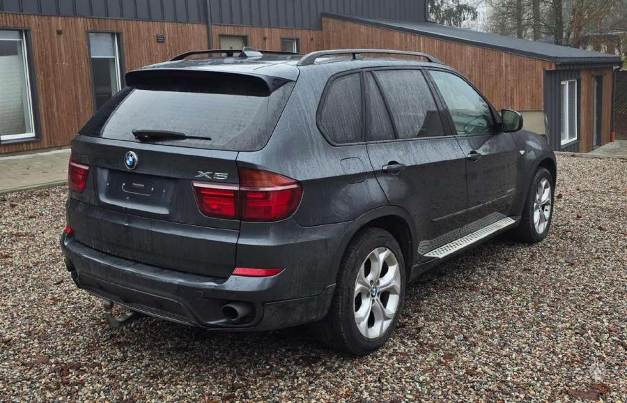 Pelēks BMW X5 2010 Raseiniai, ar dzinēja tilpumu 2.99 L un nobraukumu 295 tūkst. km par 7999 €, foto 3 vietnē AUTOMOTO.COM.LV