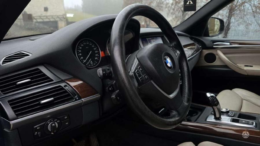 Pelēks BMW X5 2010 Raseiniai, ar dzinēja tilpumu 2.99 L un nobraukumu 295 tūkst. km par 7999 €, foto 6 vietnē AUTOMOTO.COM.LV